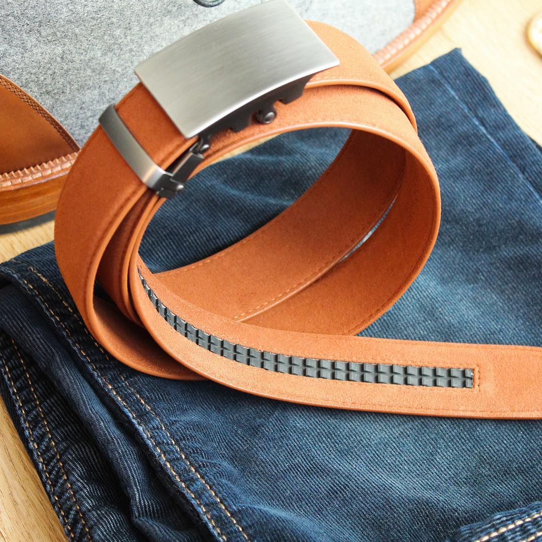 Low-profile, Hole-less Belts | susanoffaith